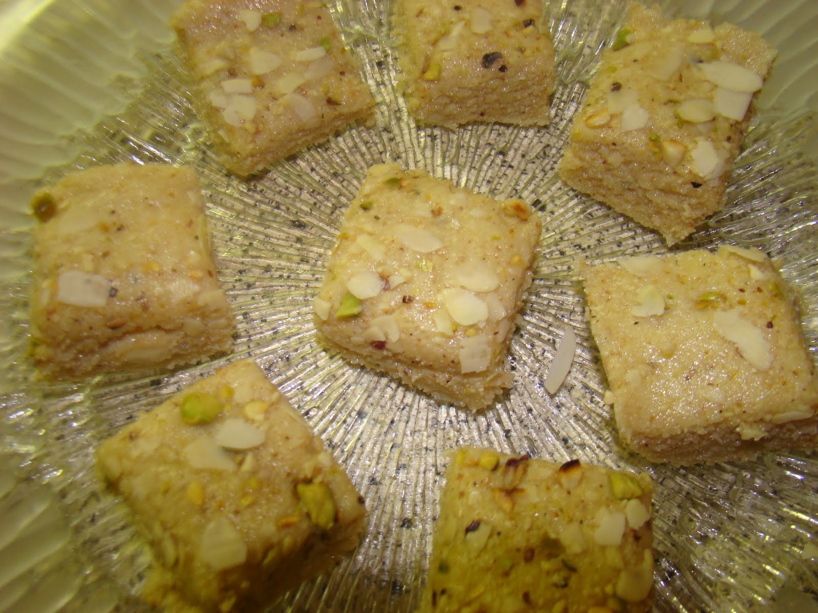 My Favorite Recipes Collection: Quick Sooji (Cream of Wheat) Burfi