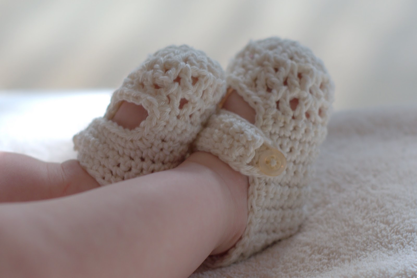 Aesthetic Nest: Crochet: Blessing Bootees