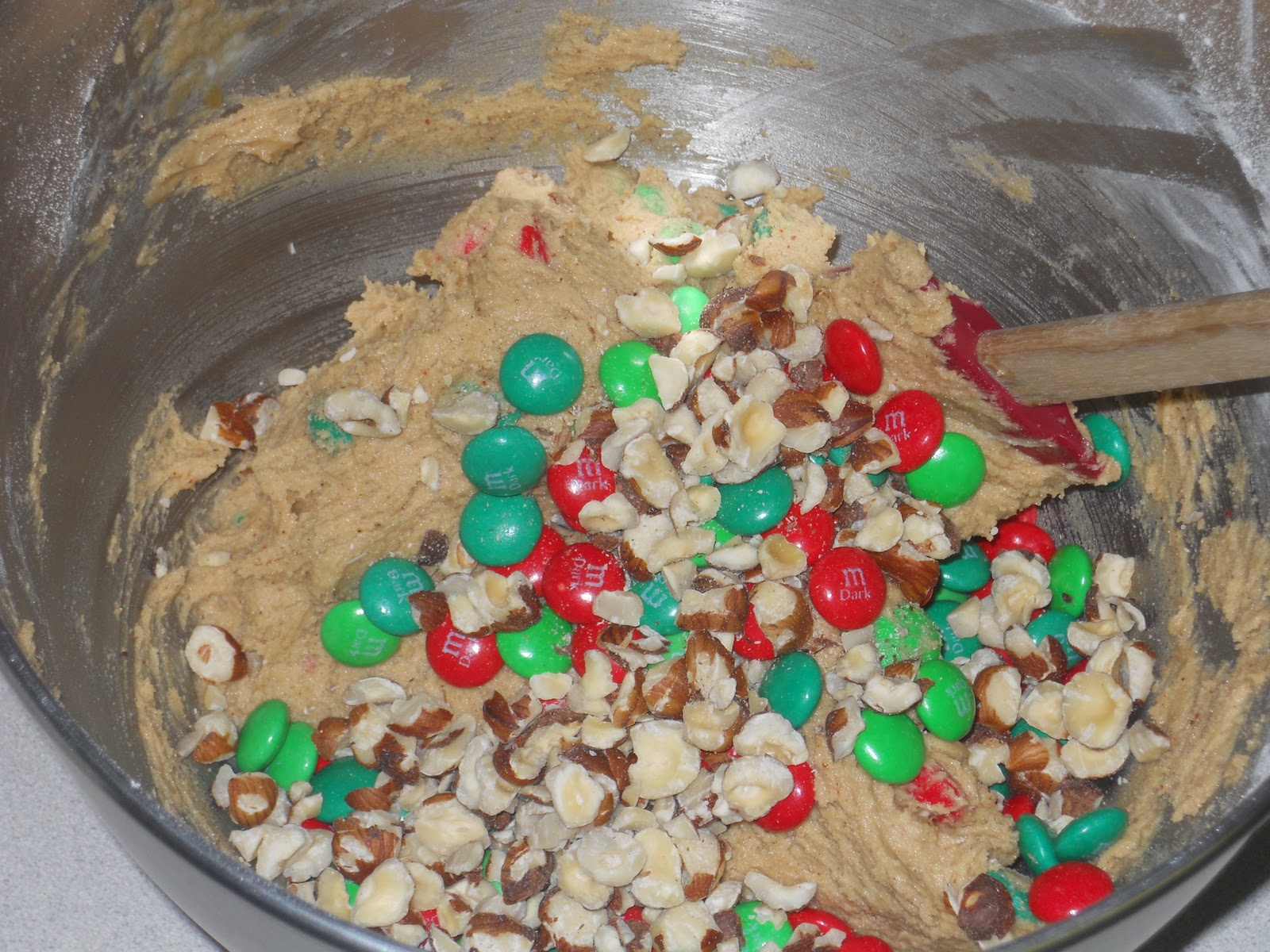 The Mom Life: Dark Chocolate M&M Chili Cookie Sandwiches with a side of OCD