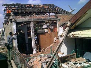 ADRIAN'S BLOG: Four Homes Destroyed by the Meteor Hit
