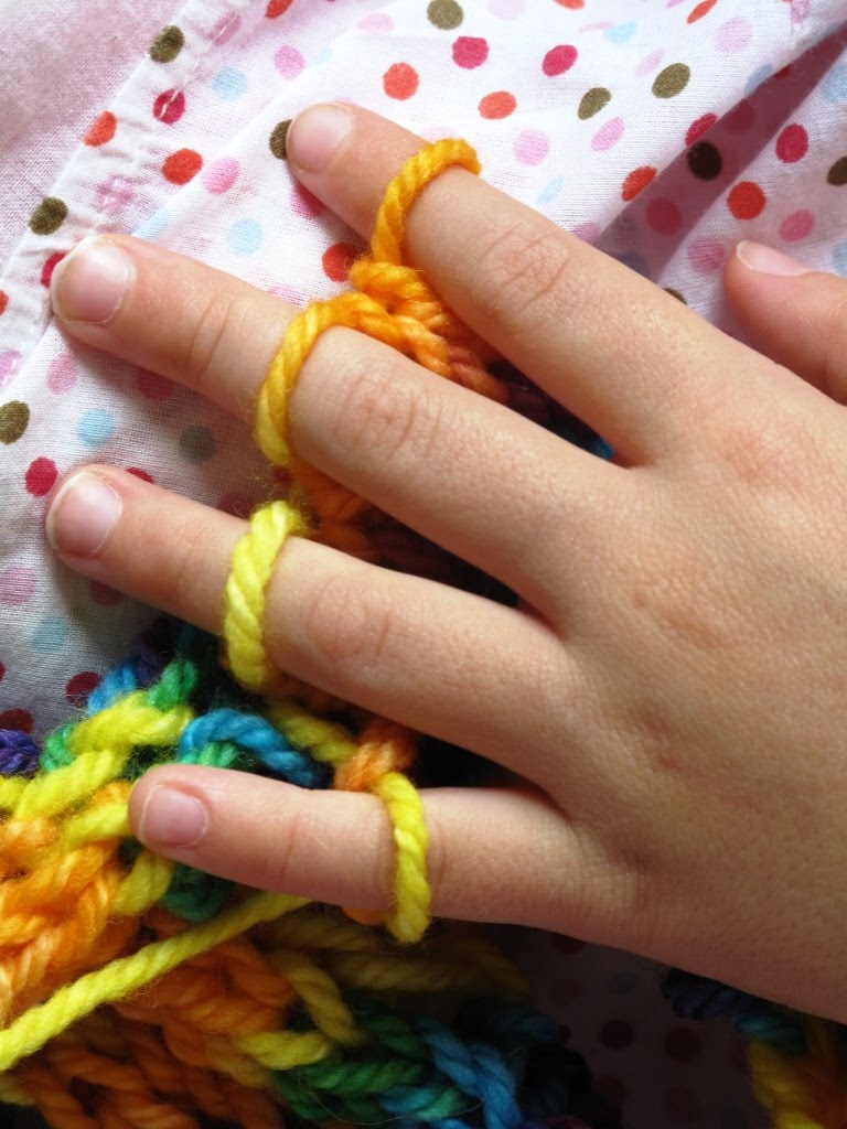 Giddy (made with love): Finger Knitting Fun