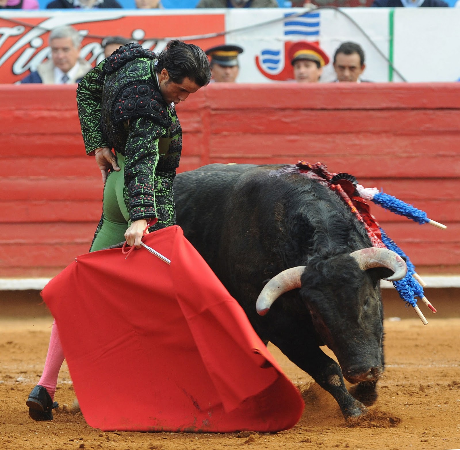 VUELTA AL RUEDO: LA FIESTA BRAVA: "Cuando llegan los toros-toros, se ...