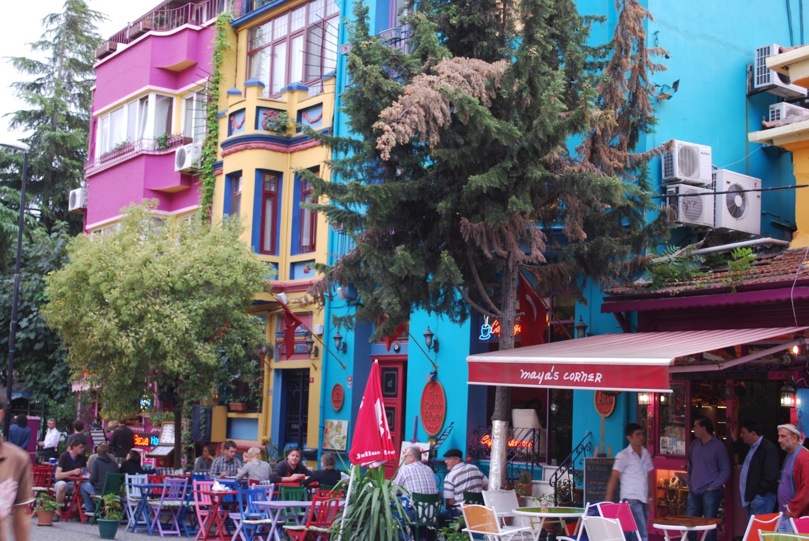 socalgalopenwallet: Colorful Istanbul