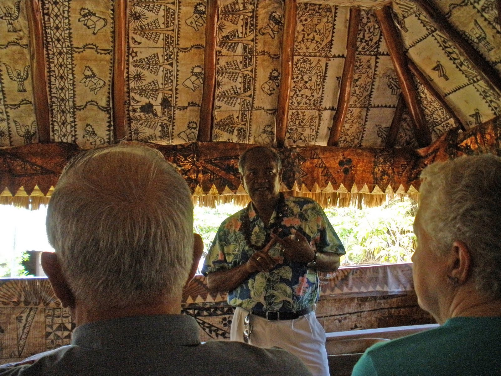 A Note of Friendship: Tongan Tapa Cloth