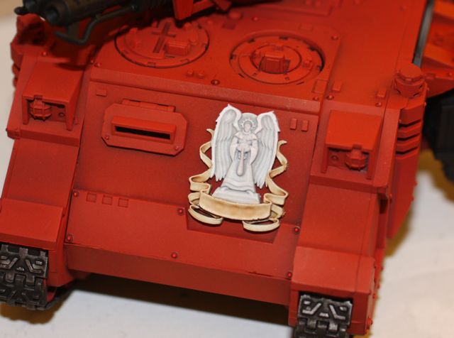 40k Hobby Blog: Pre-Shading BA Tanks Before Air Brushing