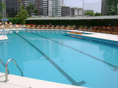 Piscina en Lima Golf con Spray Deck