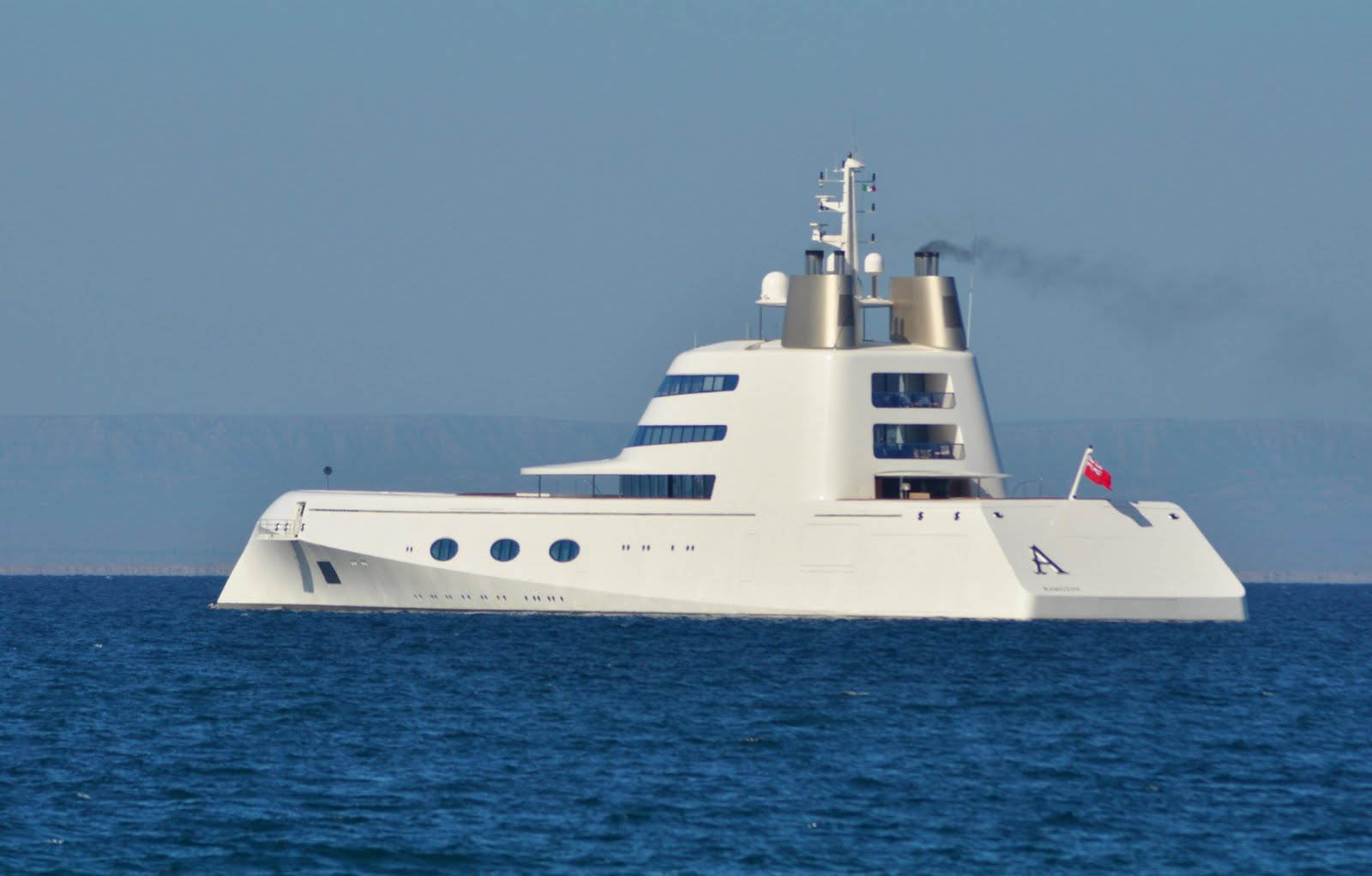 Pisces Fleet Sportfishing Blog: Is That James Bond's Boat?