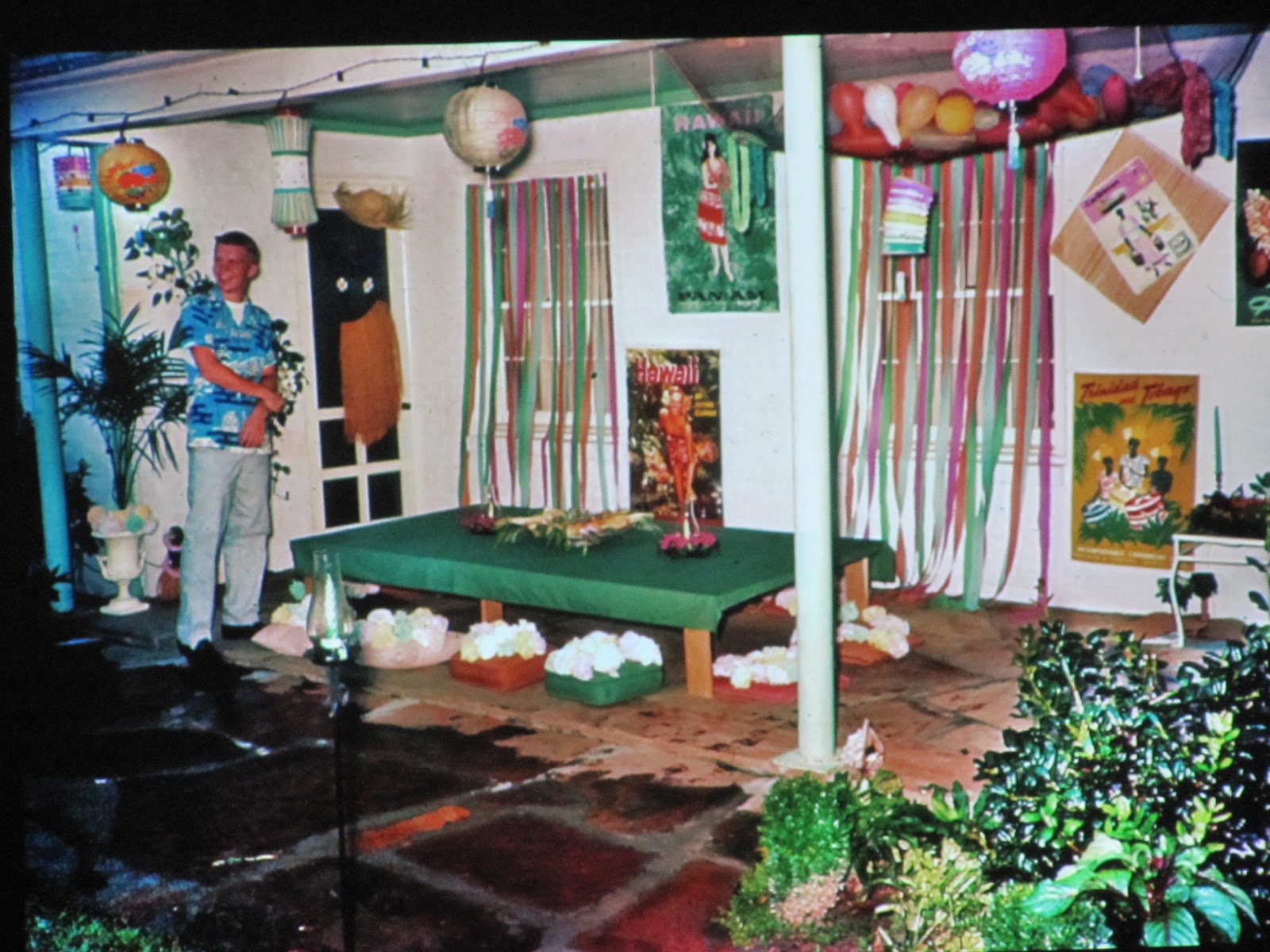 Tikilife: Charles Phoenix Retro Slide Show