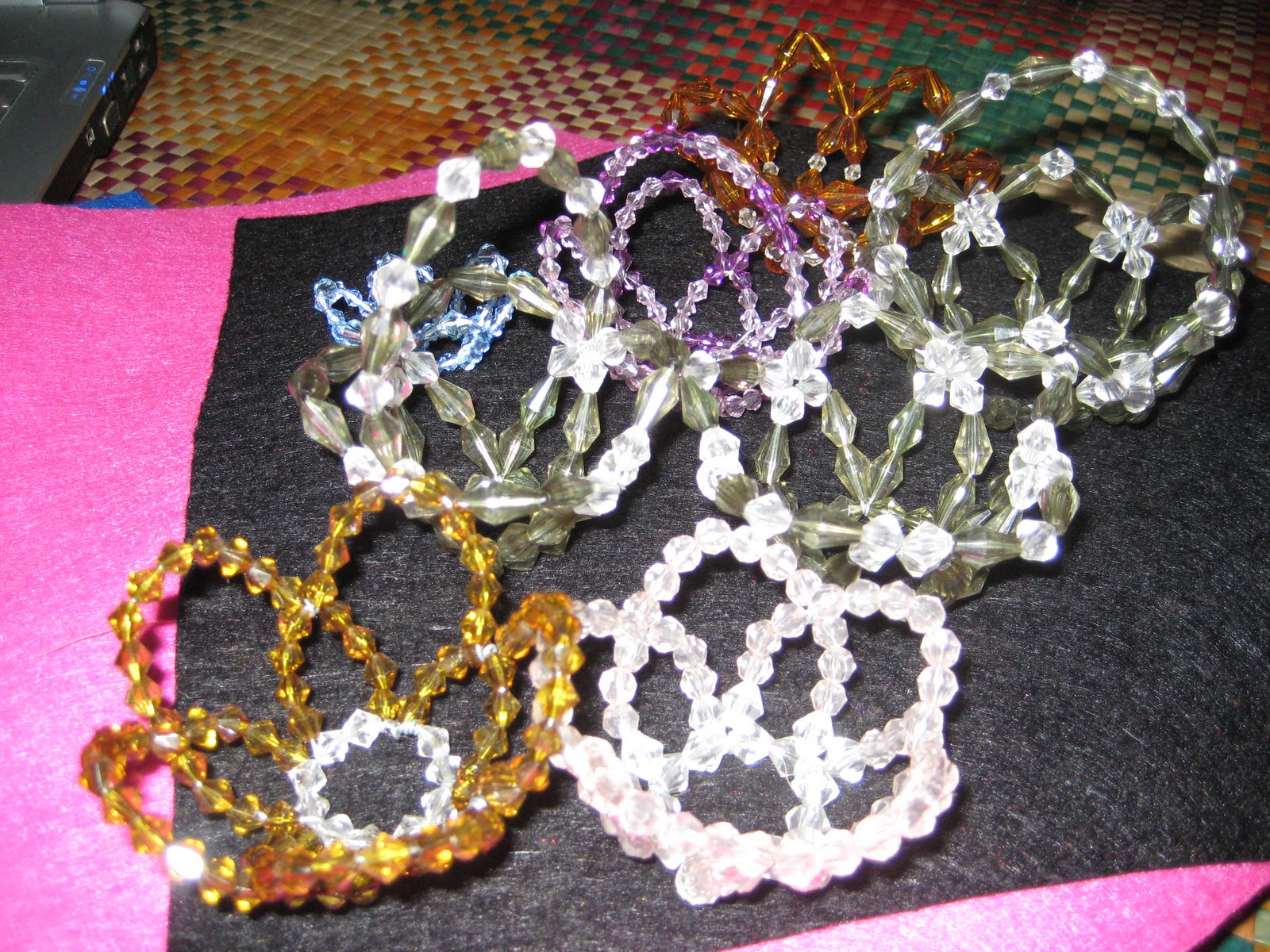 Noana's Wonderland: Bakul manik comel