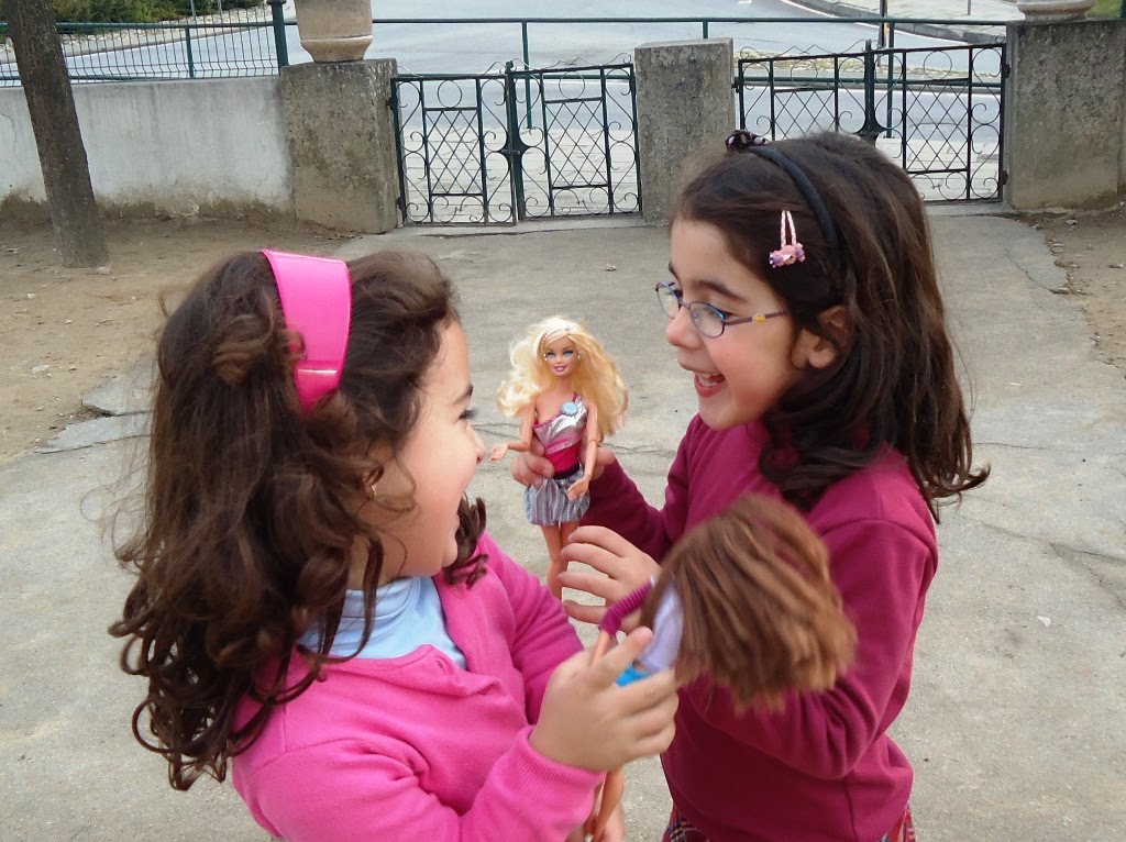 EB1 ALDEIA DE JOANES: BRINCAR ÀS BONECAS