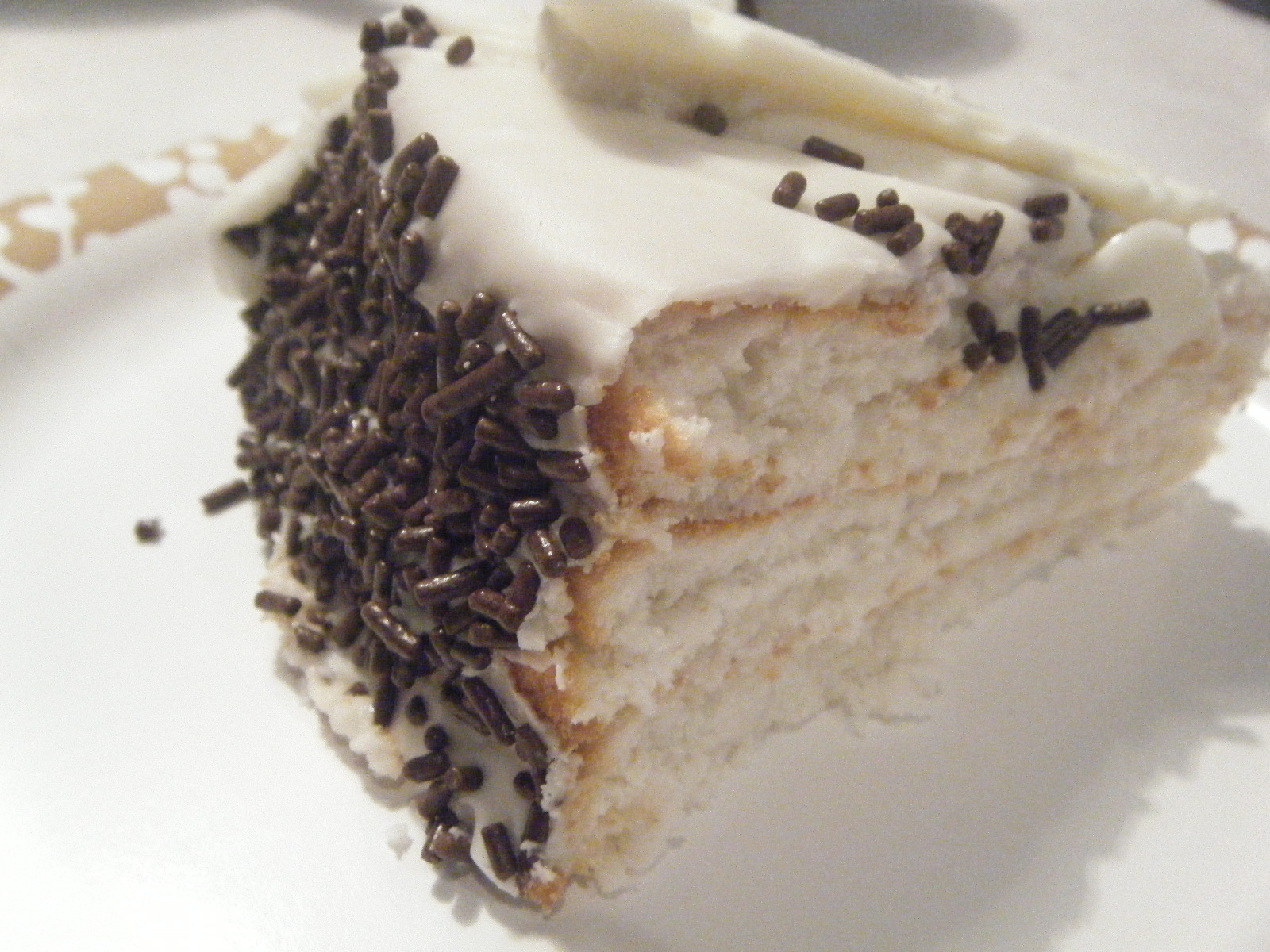 Cookies, Cakes and Chaos: white chocolate buttercream cake