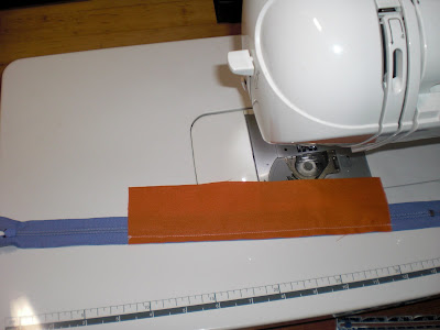 Fully Lined Front Zippered Pouch Tutorial | Projects by Jane