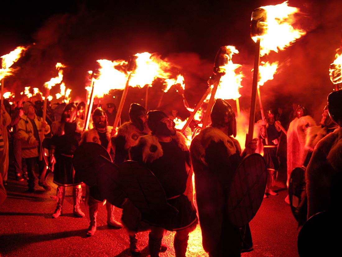 muckle ossa: Scalloway Fire Festival Procession
