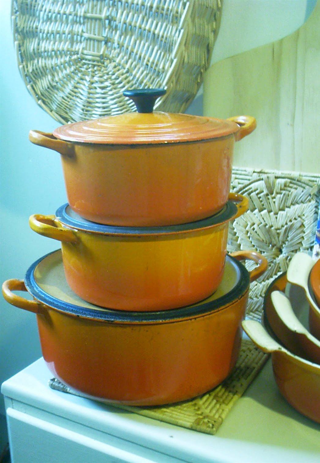 Ash Tree Cottage: LeCruset and Descoware on My Table Top