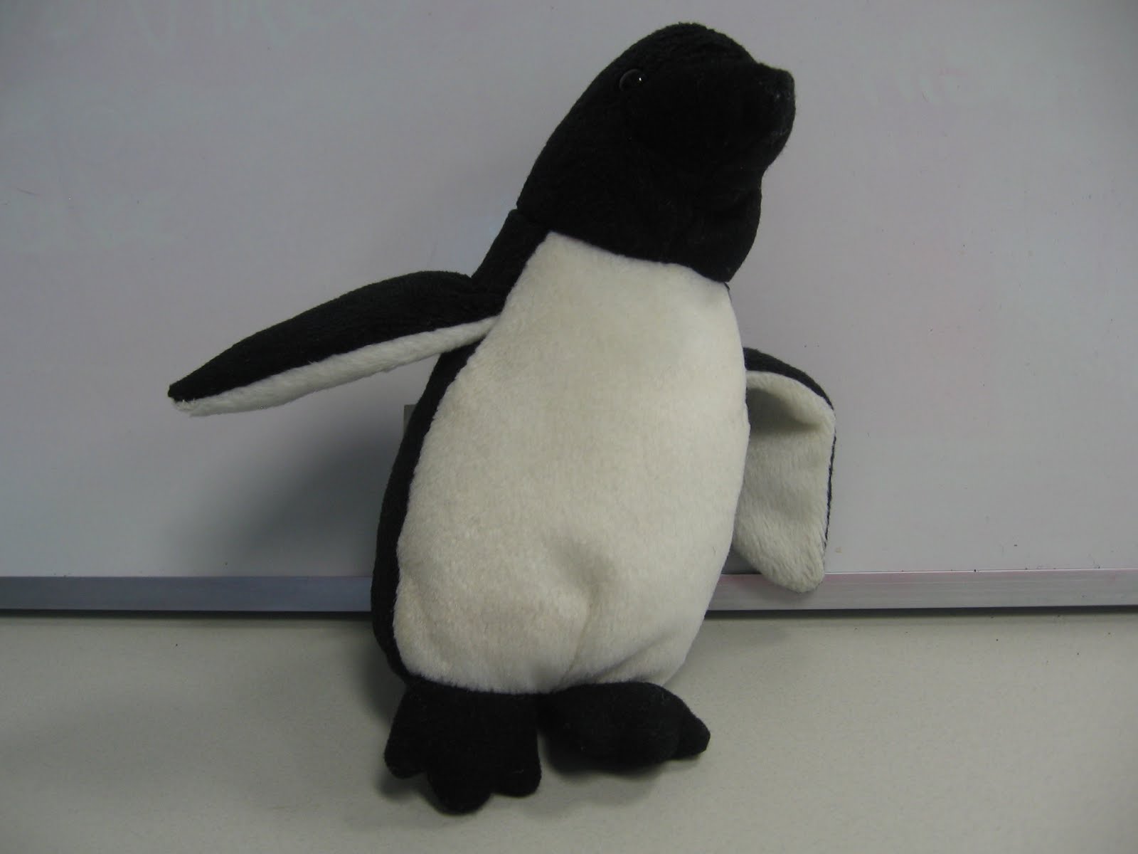TELUS CRITTER BLOG: Penguin and Pig - The Black and White pair.