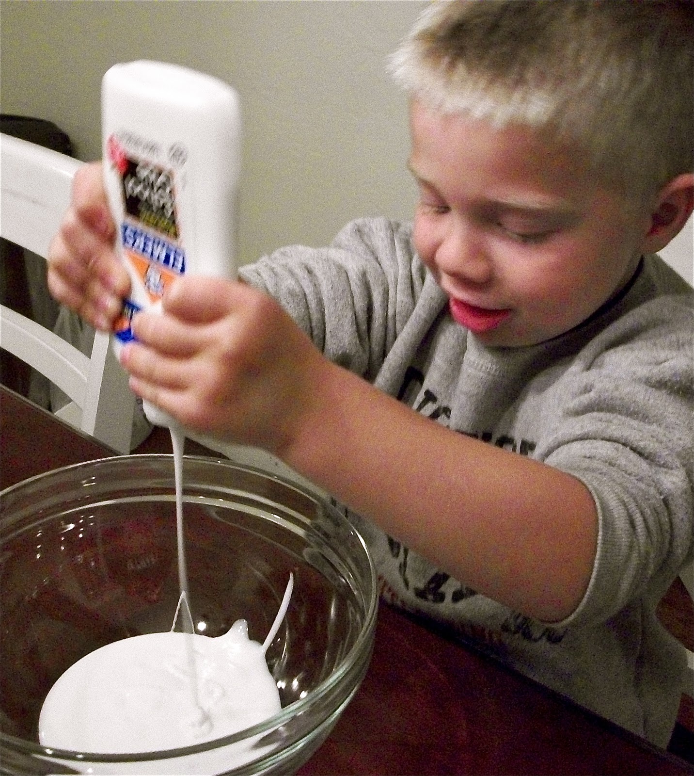 Funmoms: Make: Super-Duper Slime!