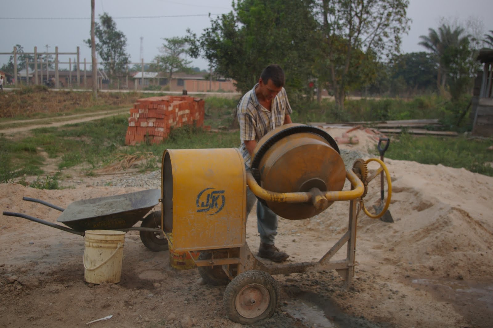 Our Bolivian Journey: Machine or manual labour