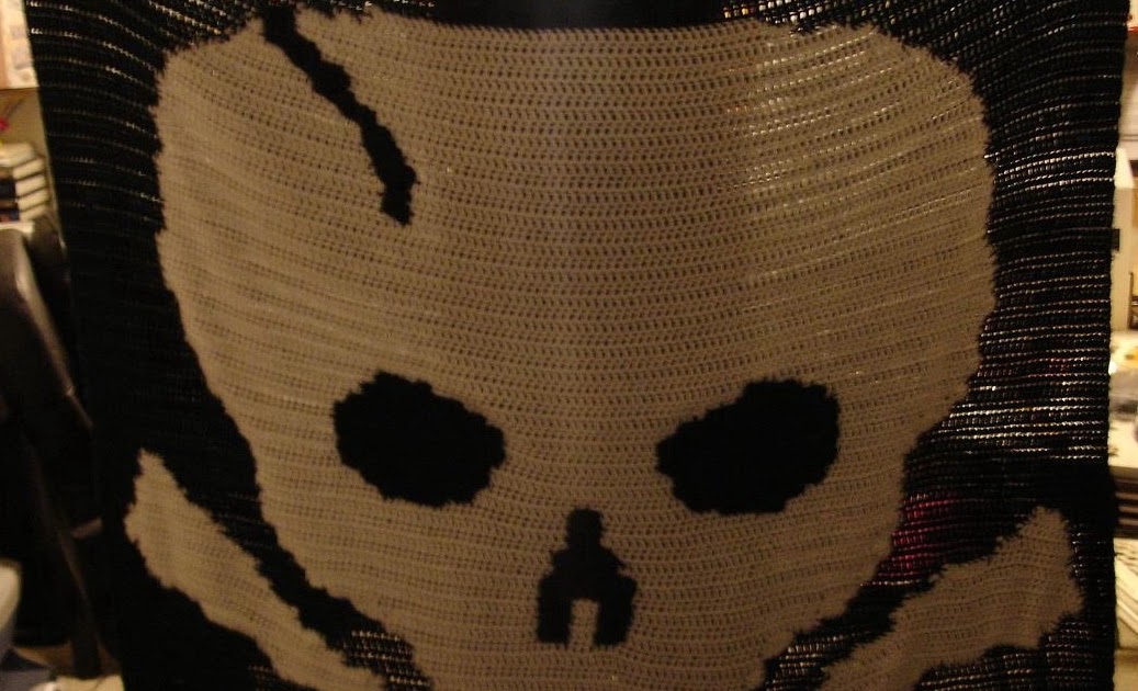 carol-knits-and-crochets-skull-crossbones