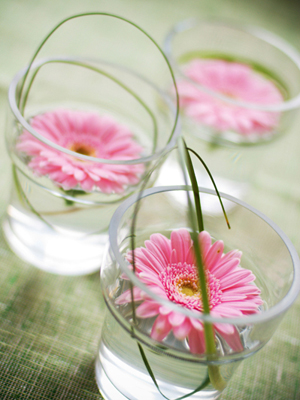 Gifts For Your Guests: Mini Glass Flower Pots