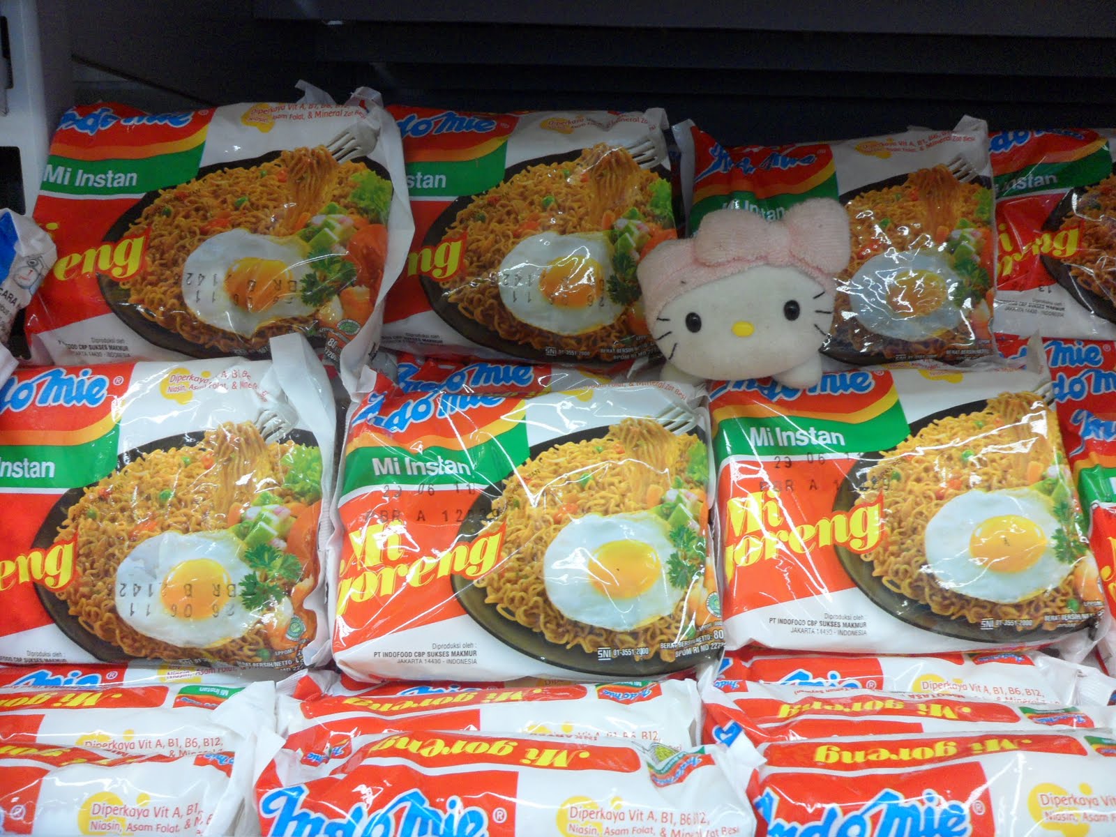 jasminetay.blogspot.com: How to cook (and eat) Indomie!