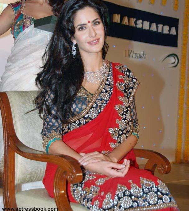 Stunning look Bollywood queen Katrina Kaif latest red saree stills ...