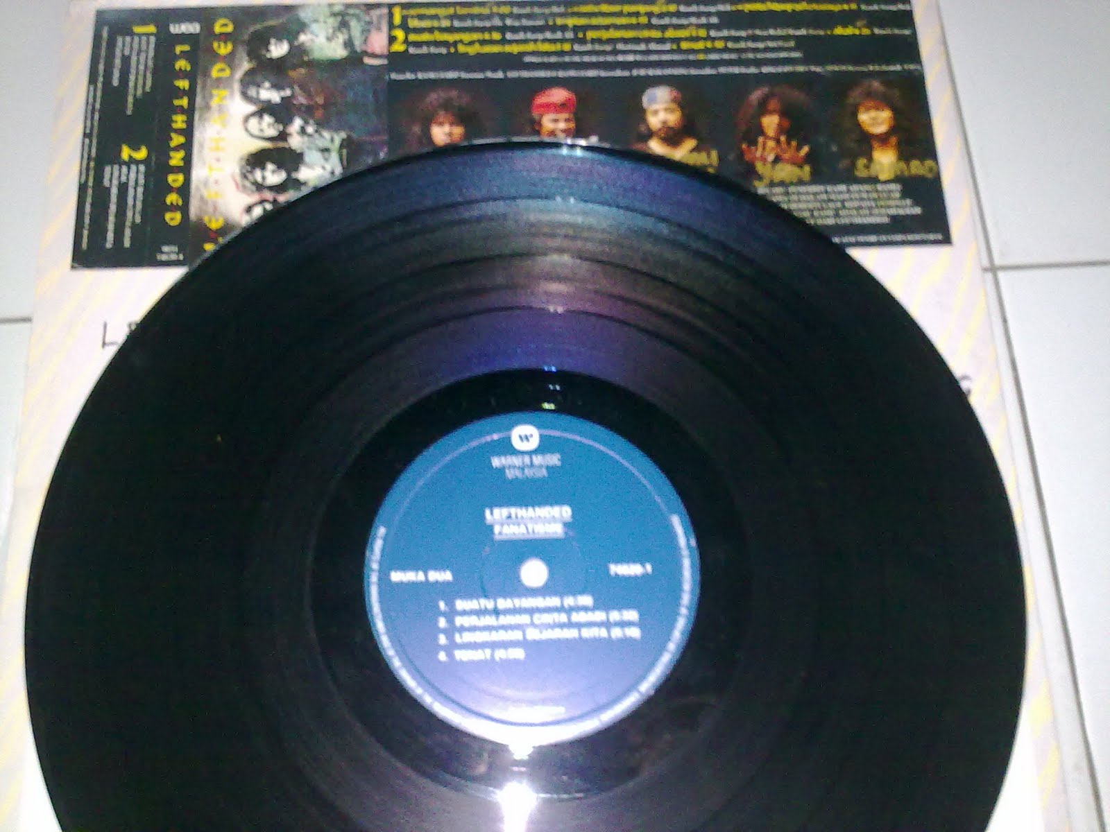 Macam Macam Antik: LP or Piring Hitam 5 Rock Melayu Album Terbaik ...