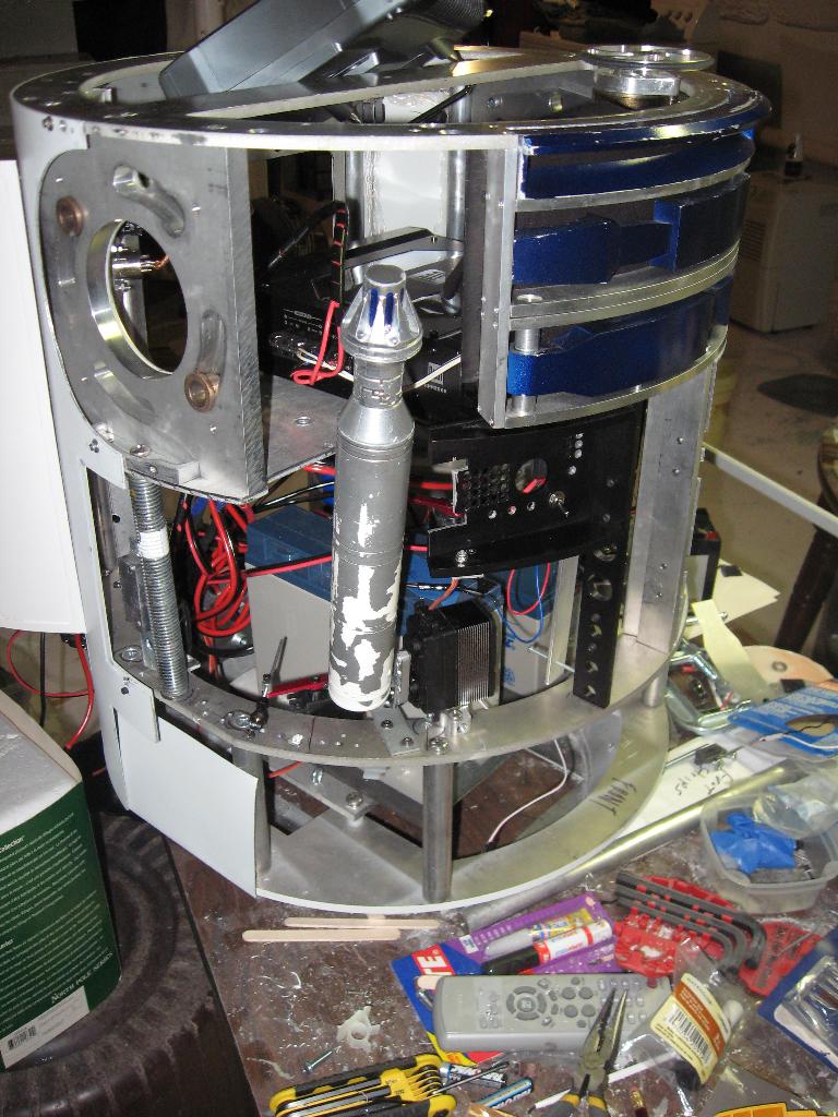 Paul's R2-D2 Project: Part 2: Building a computer interface arm for R2-D2