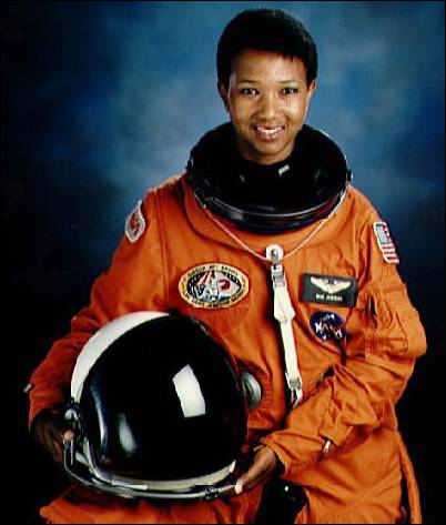 Meridianos: Mujeres en el espacio