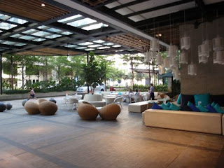 Borneotip: Walking around Mid Valley City