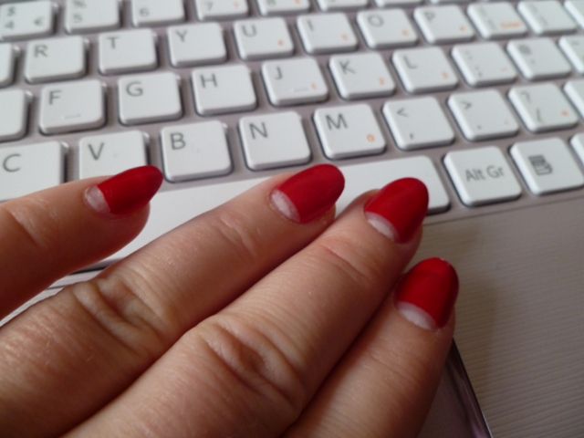 52-46-54: 50's Glam Nails