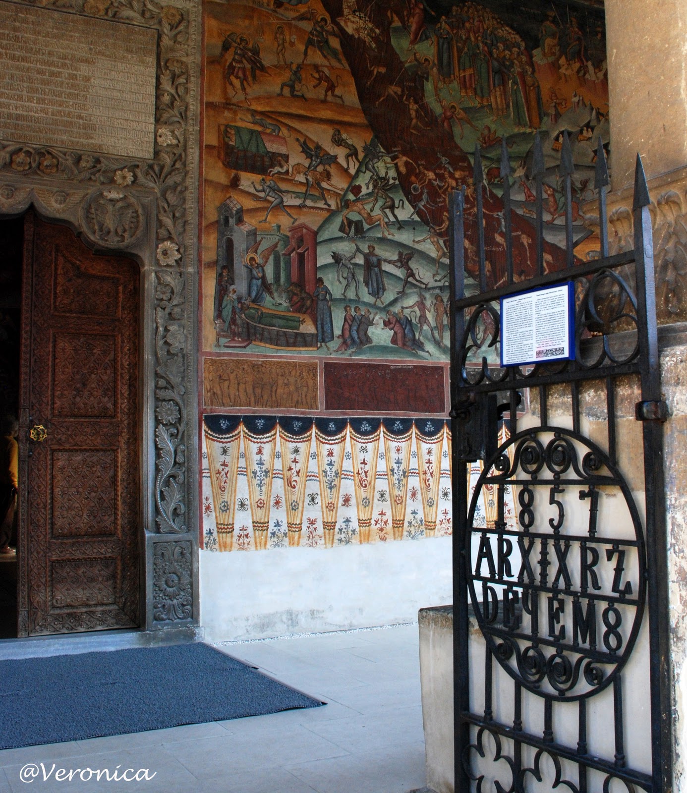 Veronique's photos: Manastirea Horezu/ Horezu Monastery