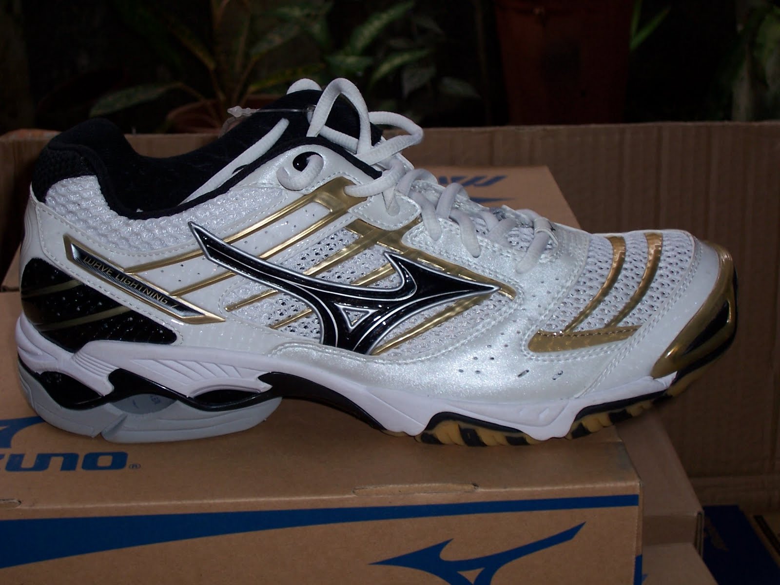 Mizuno Wave Lightning 7
