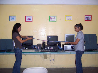 Escuela Primaria Vespertina "Año de Juárez": Instalando la Red en el ...
