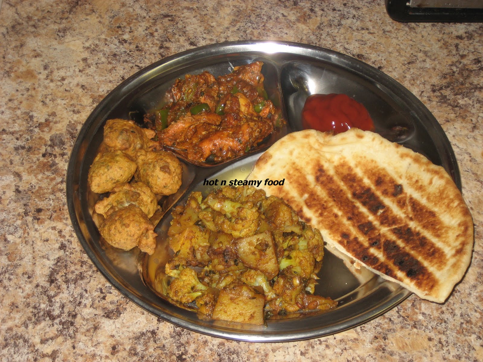 Hot N Steamy Food: Mixed Thali!