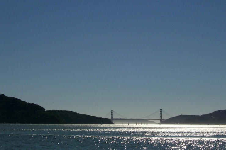gabsfrisco: The Golden Gate Bridge connects San Francisco with Marin County