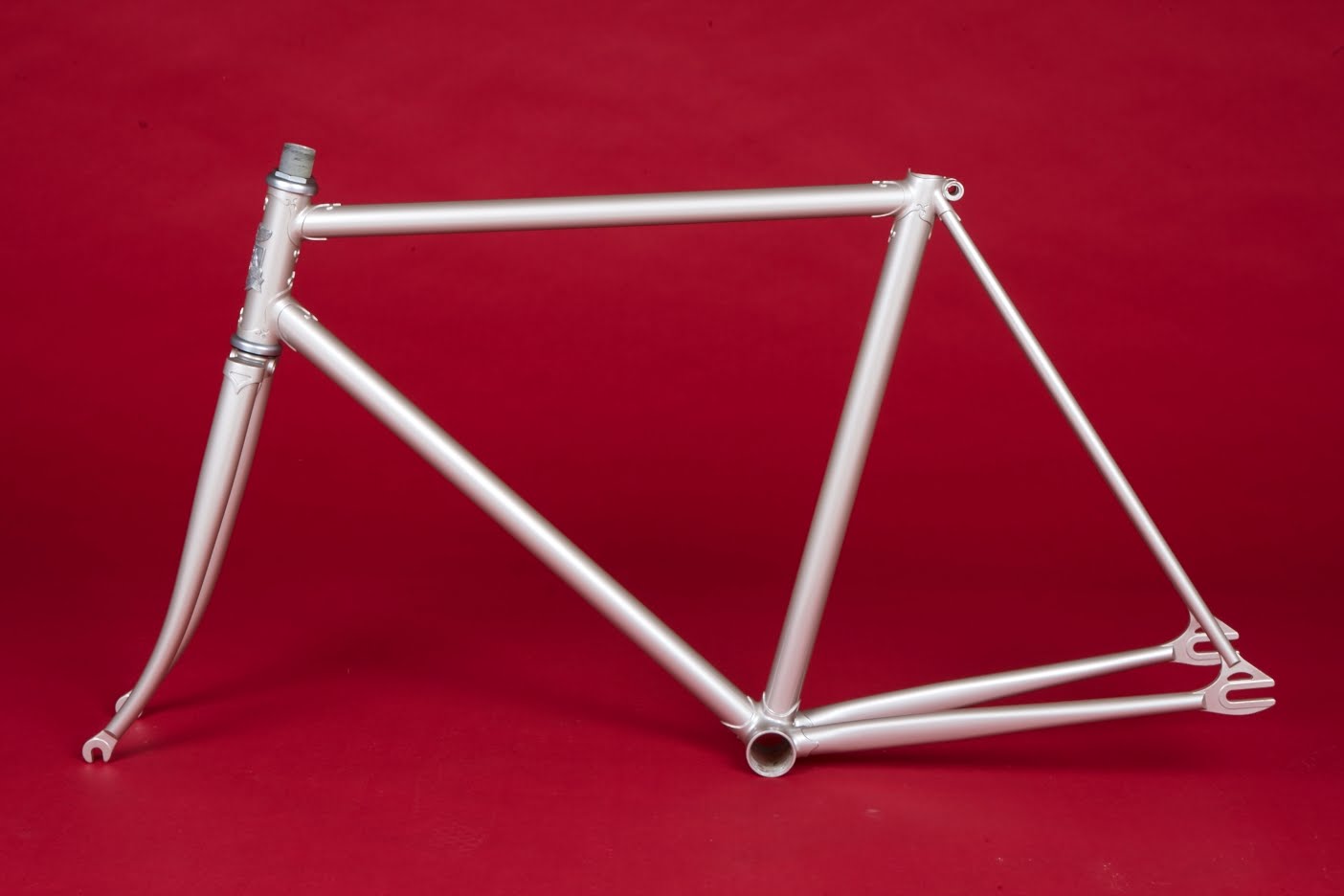 feather cycles: sarah's 650c fixed gear frame