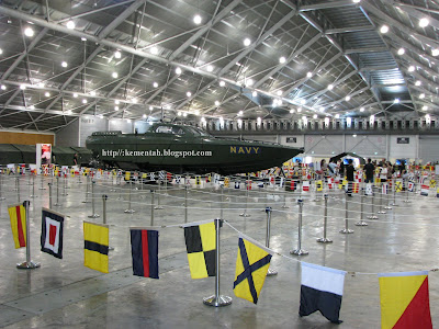 Senang Diri: Navy Open House 2010 Report Card