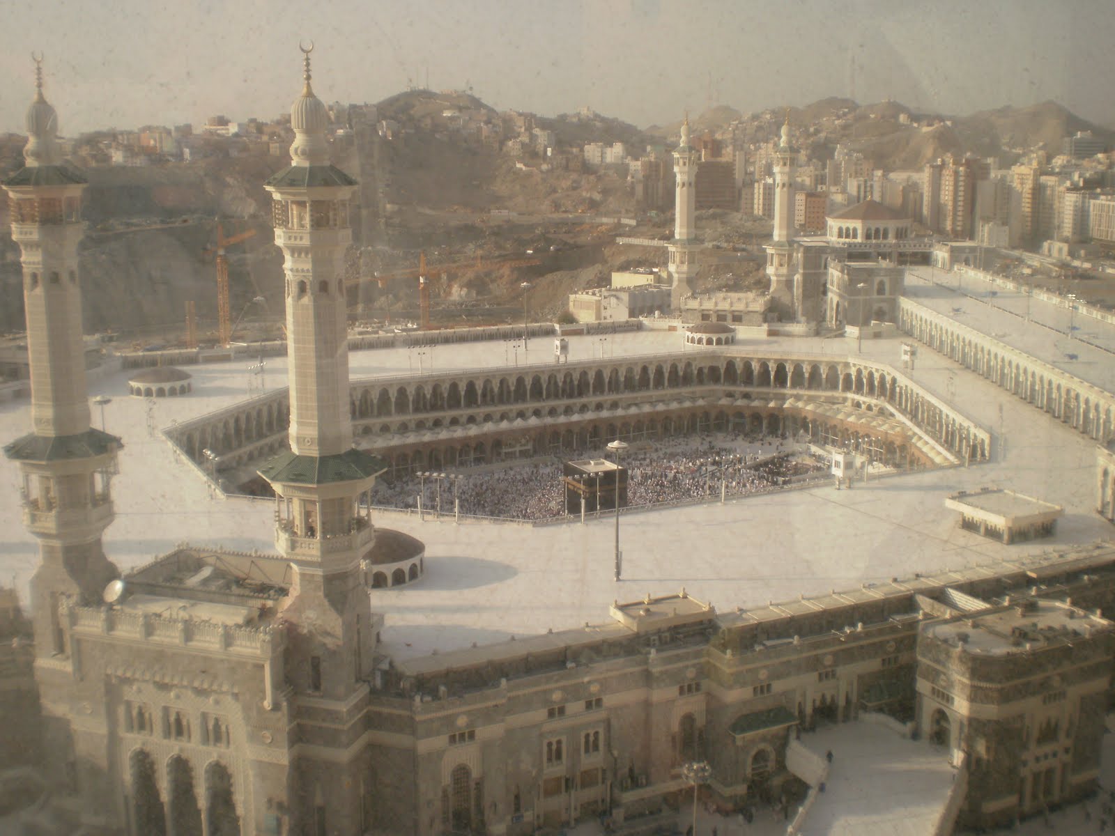 Haji Muda ~Meniti Renjisan Kedamaian~: Pengalaman di Kota Mekah