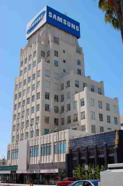 Superman and The Mummy's Kiss: Something Shared