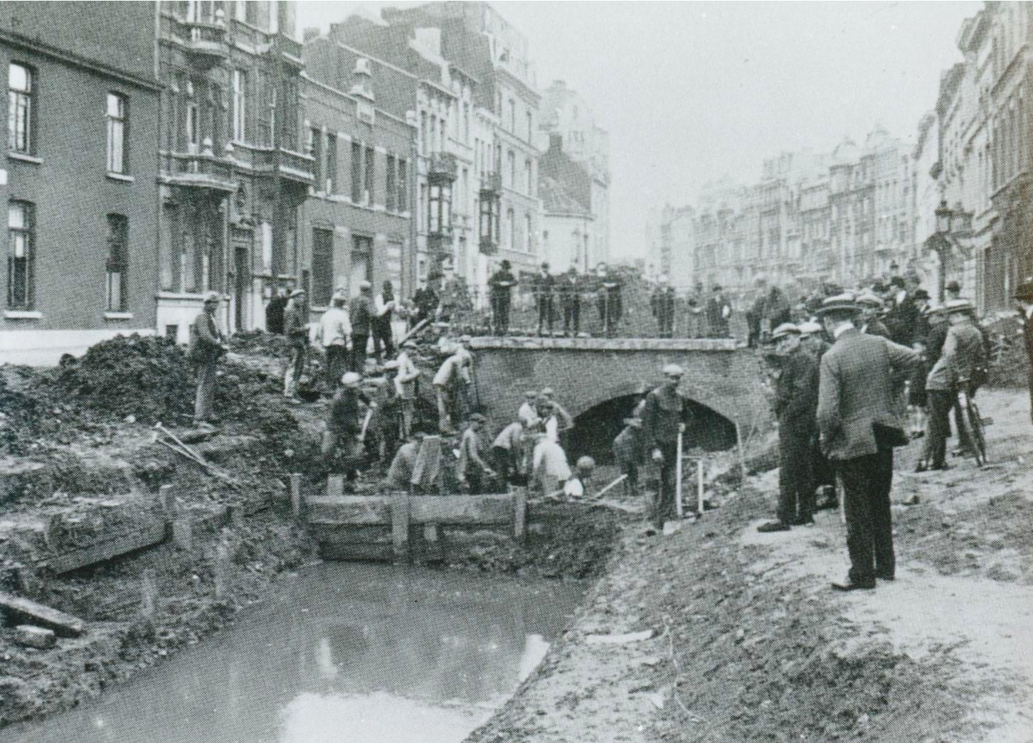 KRUGERPLEIN & PEPERBUS: Overkluizing