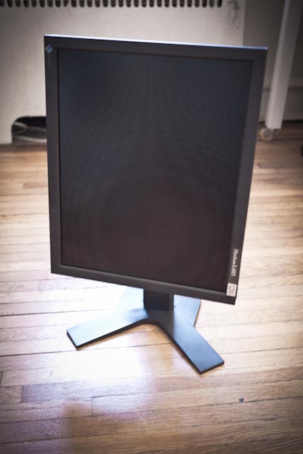 becoming minimal: EIZO FlexScan L685 Monitor - $150