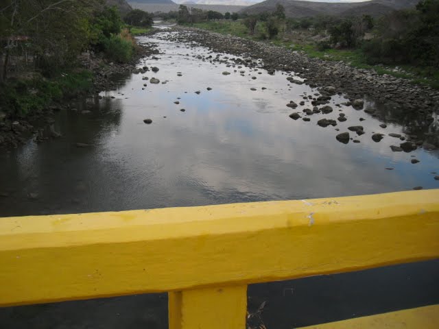 El Granero del Sur: El yaque del sur, poca agua y muchas piedras