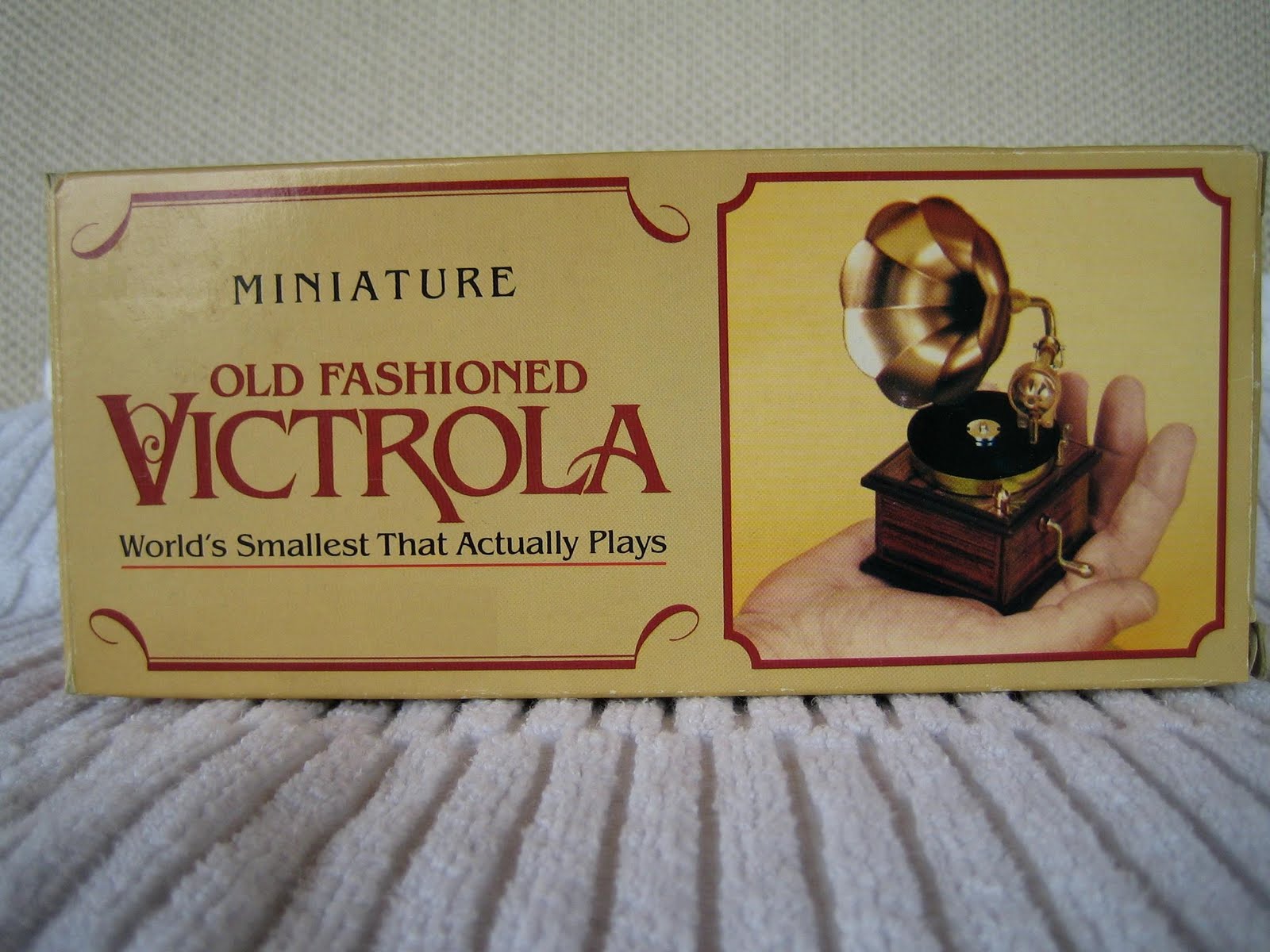 Miniature Old Fashioned Victrola