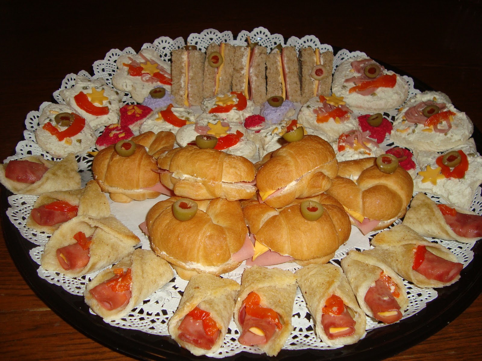tuttifrutti arreglos frutales y fuentes: CANAPES, BOCADILLOS ...