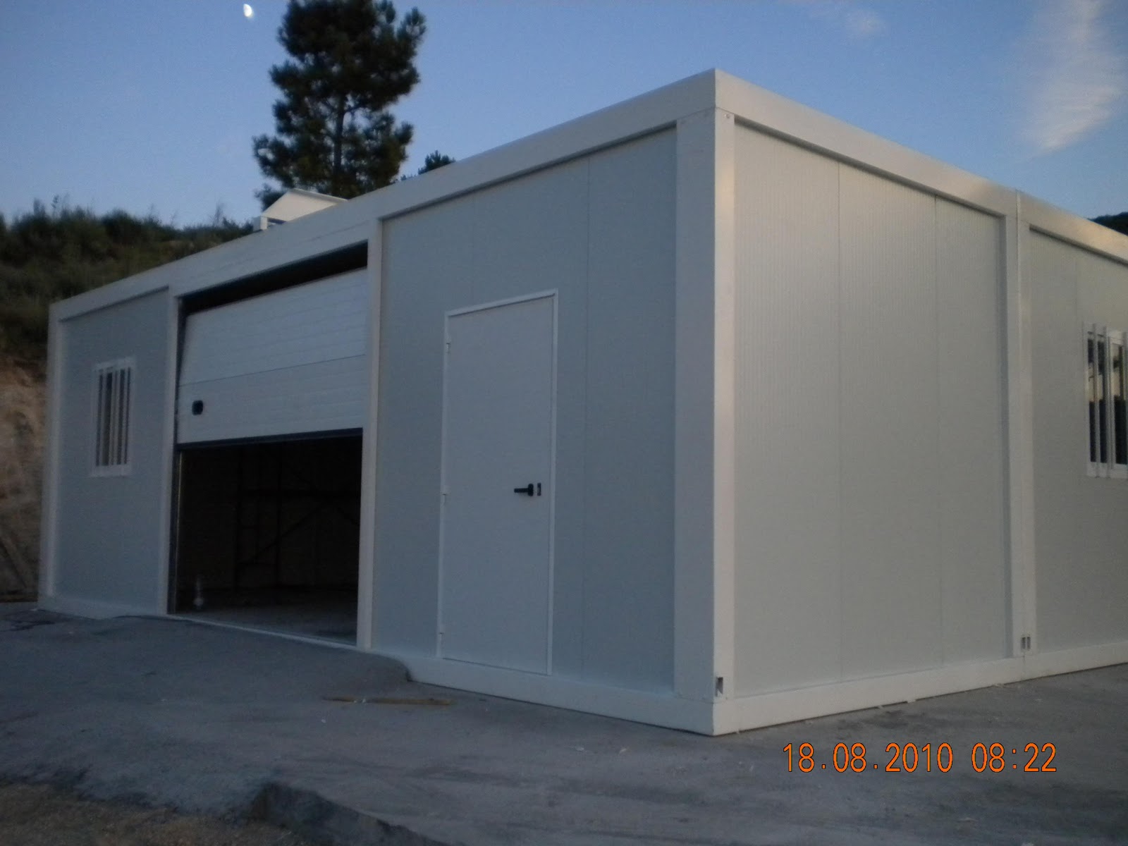 Modulobase, Lda: Armazéns/Garagens