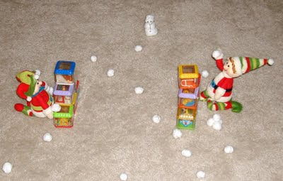 Elf Mischief - Snowball Fight