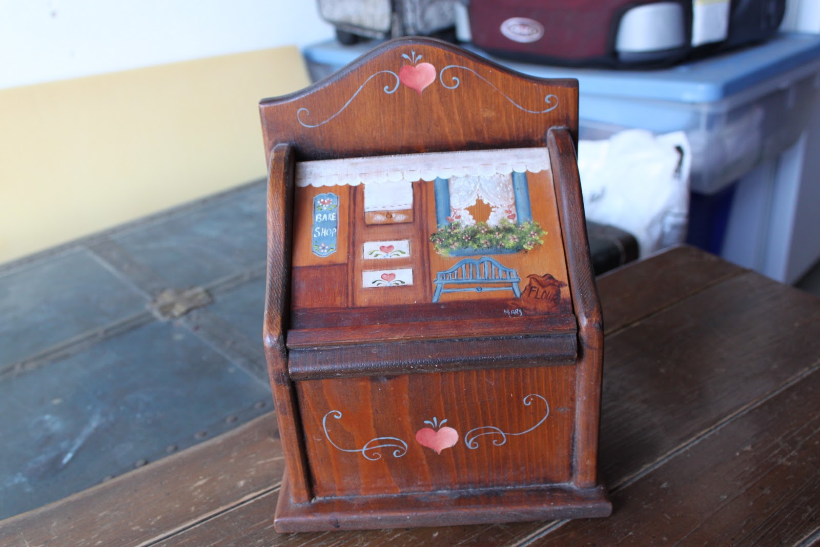 Creative Juices Decor: Treasure Tuesday - The UGLY box reveal.