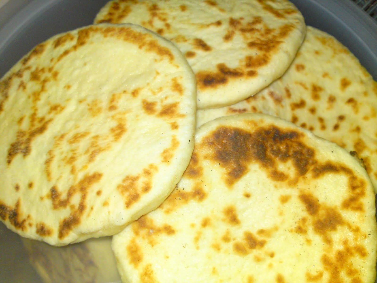 DARI DAPUR ORANG KAMPUNG: ROTI NAN DENGAN SUP TULANG MERAH + KACANG POOL