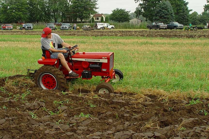 The Little Tractor Co: Mini International 826