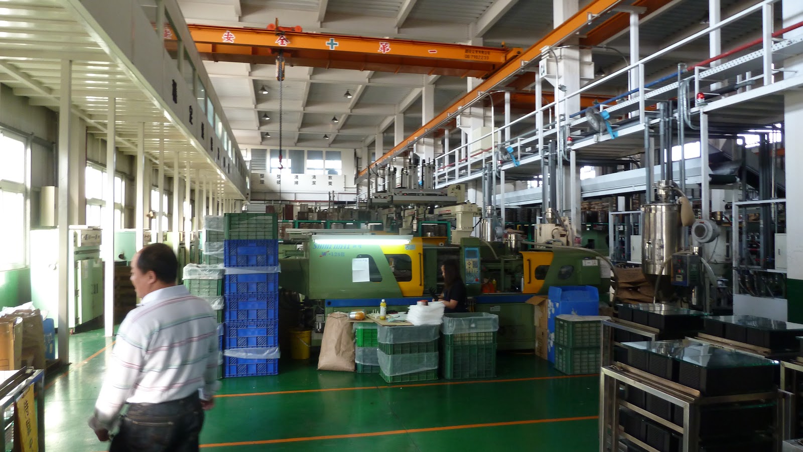 Our Taiwan trip 2010: Tour of injection molding factory in Tainan